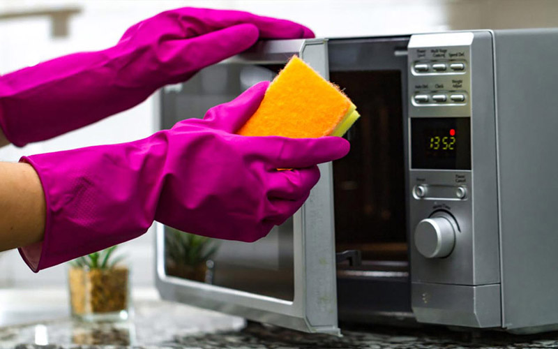 The Best Cleaning Tips for an Immaculate Kitchen Microwave – DailyThings.me