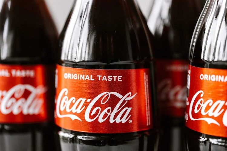 Blend Table Salt and Coca-Cola for This Brilliant Cleaning Hack ...