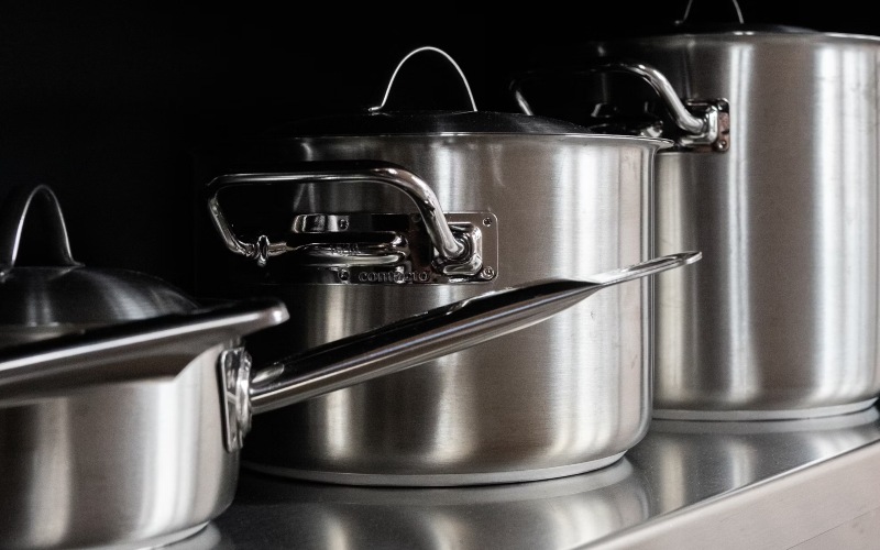 Refresh Your Stainless-Steel Cookware with This Daily Hack – DailyThings.me